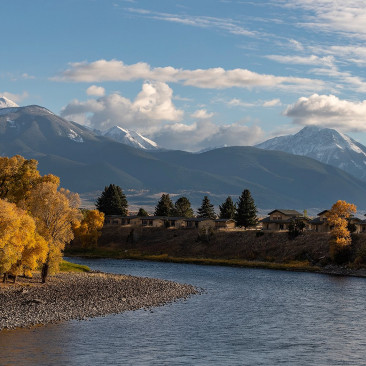 Yellowstone Lodging | Official Website | Yellowstone Valley Lodge